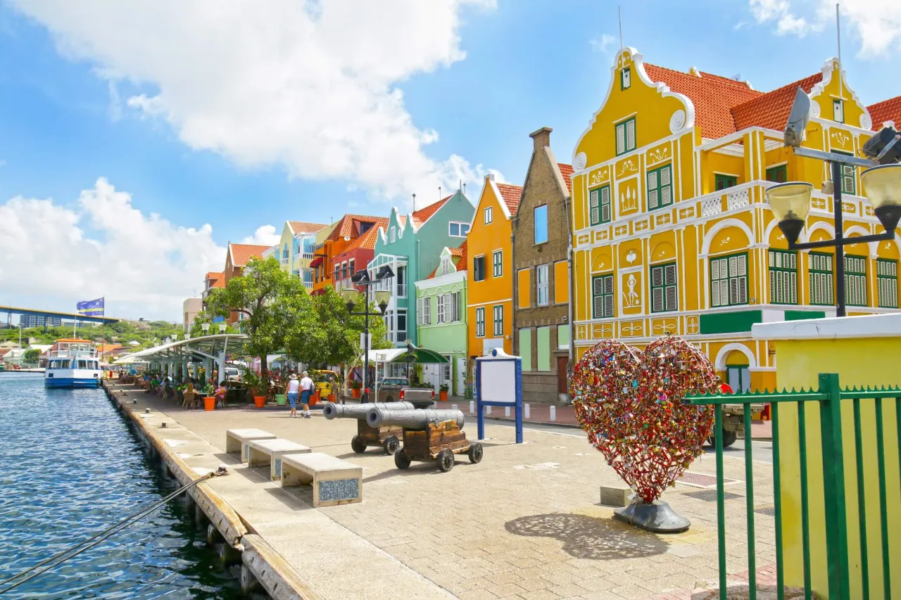 Curaçao - plan podróży: kiedy, gdzie, jak i za ile?