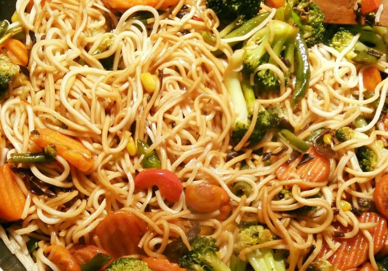 Makaron chow mein w Polsce: Gdzie kupić i na co zwrócić uwagę?